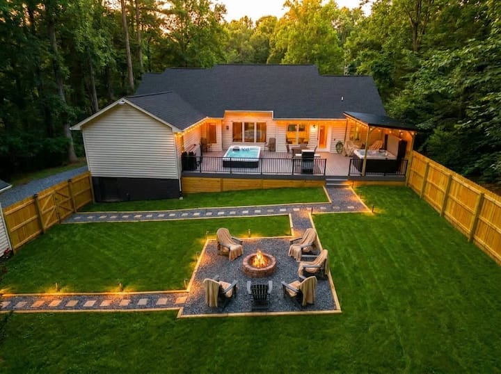 Weekend Vibes | 1 Level | Pool | Hot Tub | Fenced - Sevierville, TN