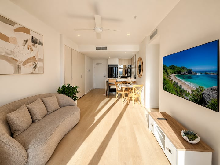 Golden Hour Haven | River Views & Car Park - Brisbane