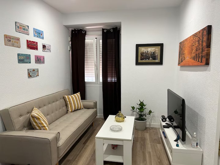 Modern Apartment In Madrid Near The Royal Palace - Madryt