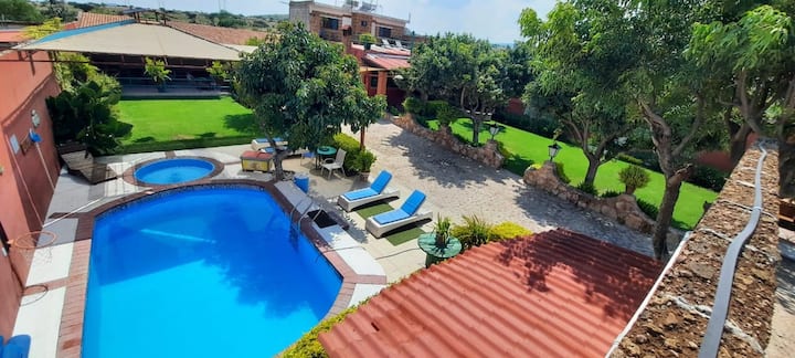 Casa Lomas Verdes 20 Huéspedes
Con Alberca - テキスキアパン