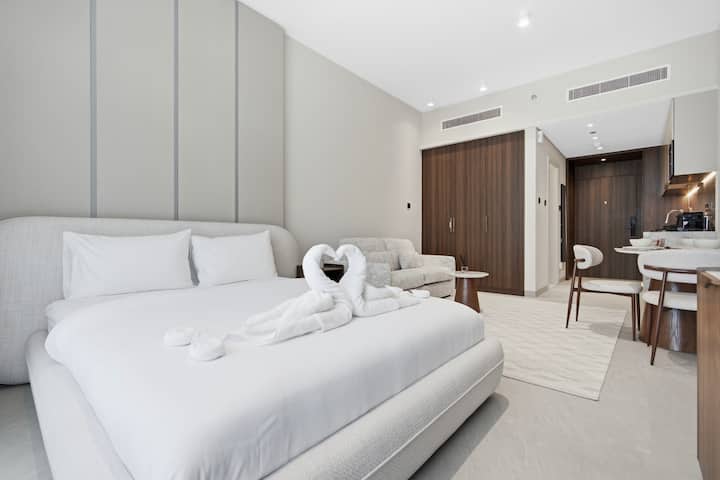 Bright Studio In Jvc | Pool, Gym & Free Parking - Émirats arabes unis