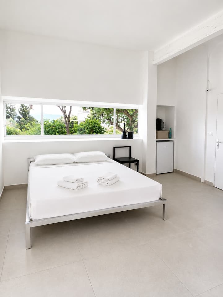 Architectural Icon With Garden & Private Parking - Saint-Tropez