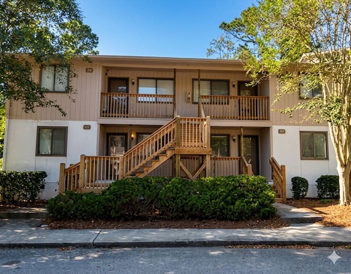 Condo Near Uncw & Minutes From Beach - Wilmington, NC