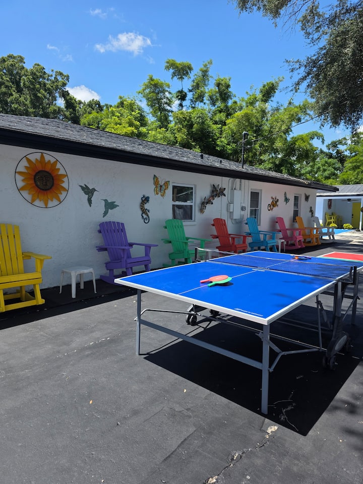 7mi To Beach | Private Compound | Pool | Sleep 16 - St. Petersburg, FL