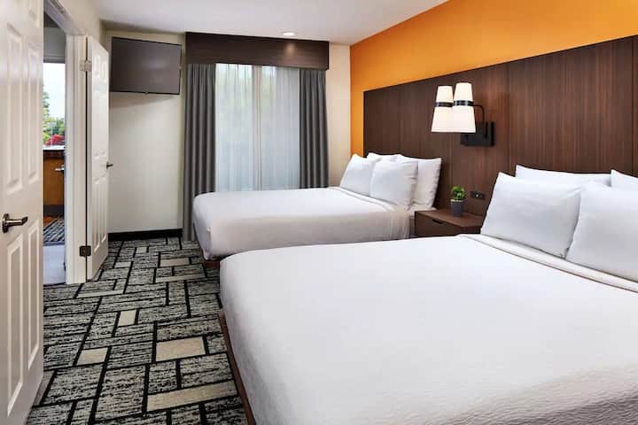 Wake Up To Free Breakfast L Explore Orange County - Orange, CA