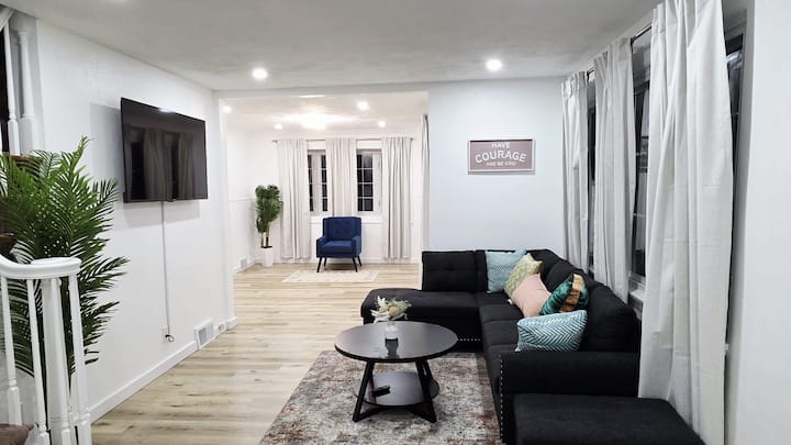 Luxury 3br 2.5 Bath House In Pittsburgh - Plum, PA
