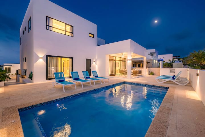 New Luxury 6br6.5ba |Outdoor Kitchen| Private Pool - Aruba
