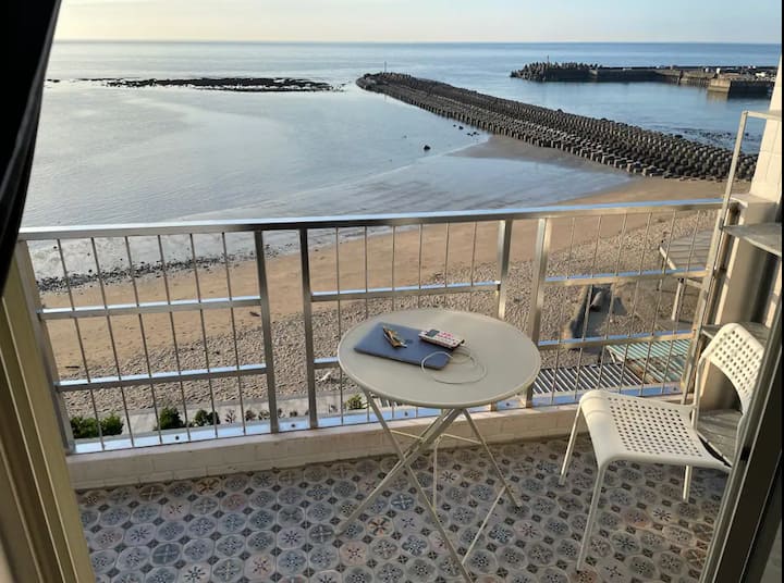 Sanzhi Beachfront Apartment - Minimum 1 Month - New Taipei City