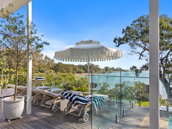 Dalpura House - Luxe Queenslander, Island Style - MacLeay Island