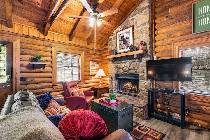 Genuine Log Cabin_soaker Tub_king Bed_pet-friendly - Branson, MO