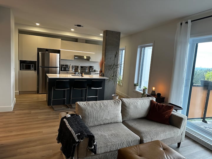 Cozy Penthouse 8e ÉTage | Vue Golf, Piscine & Gym - Levis