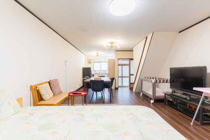 Dotonbori 3 Stops | 6 Br, 9 Beds, 2 Baths, 2 Wc - Japan