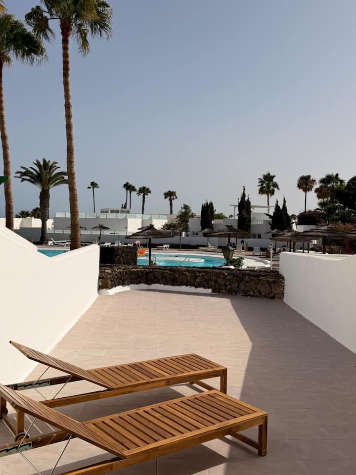 Casahost Las Coronas Poolside Residence - Costa Teguise