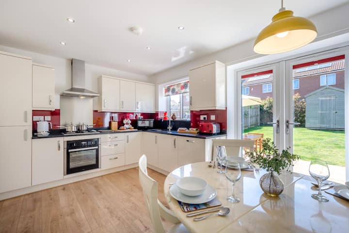 3 Bed In Whitby (Oc-w420) - Whitby