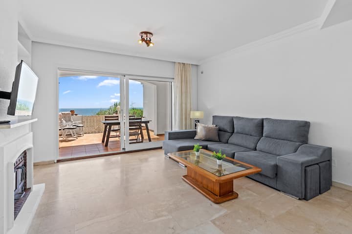Primera Línea De Playa Con Vistas Al Mar - Estepona