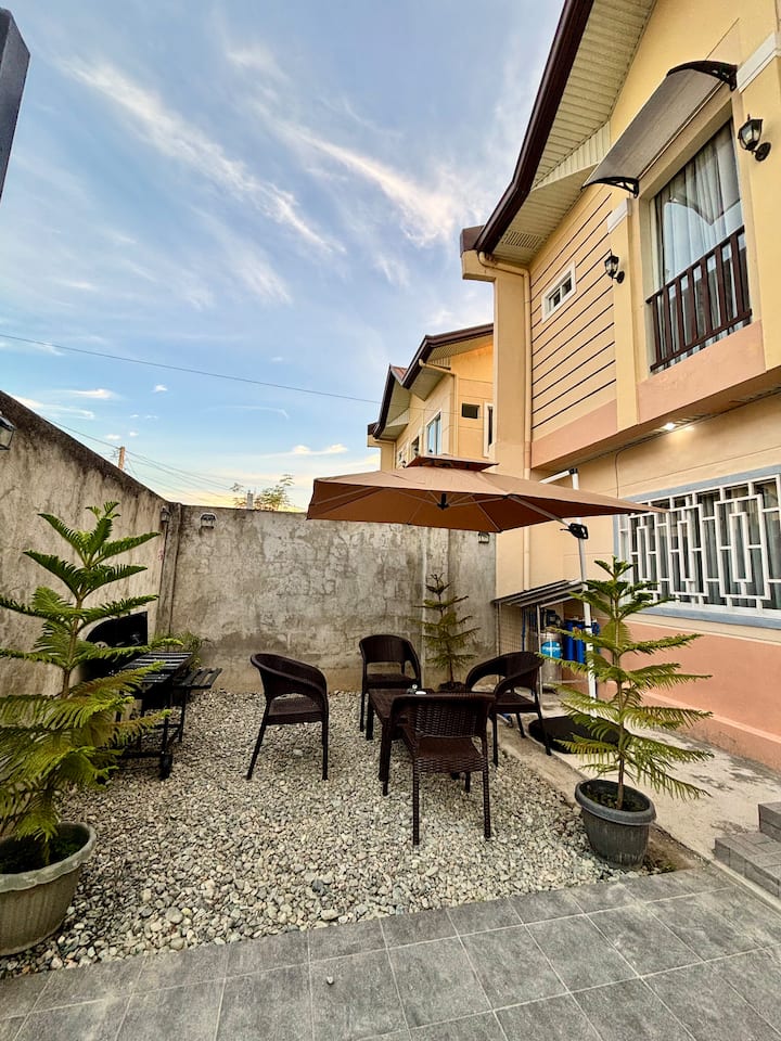 Mariah Stays:sol1 Staycation In Butuan (10-12pax) - Butuan City