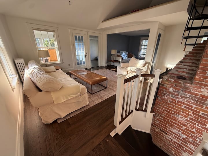 Captain's Loft-heart Of Old Town, Walk Everywhere! - Beverly, MA