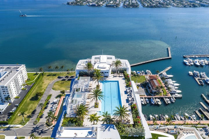 Luxury Waterfront Studio | Marina, Pool, Beach - Juno Beach, FL