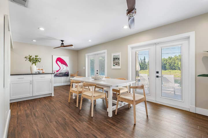 Casa West Palm! Pool, Min To Beach & Downtown - West Palm Beach, FL