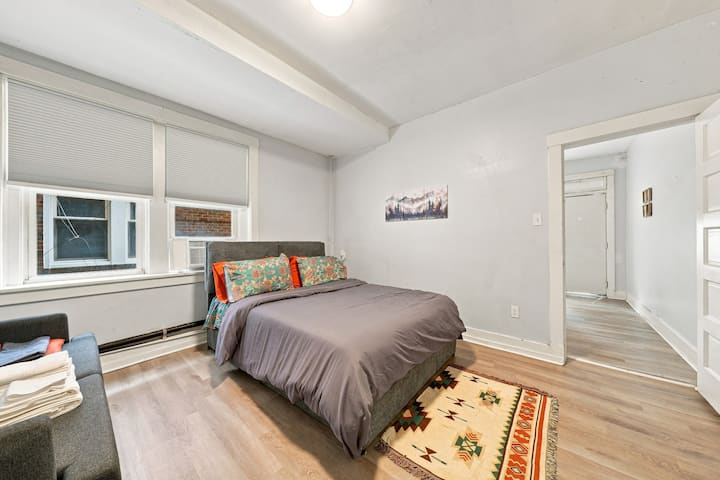 1br 1bath Cozy Cottage In The Hill District - Pittsburgh, PA