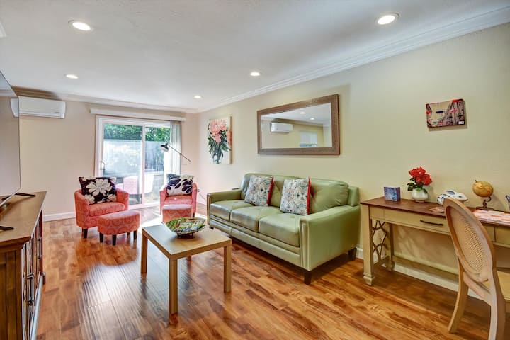 888 Golden Saratoga Cupertino Apt Homes 1 - Cupertino, CA