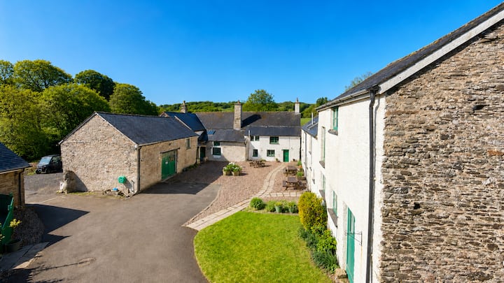 5 Cottages | Sleeps 23 | Pool | 33 Acres - Devon