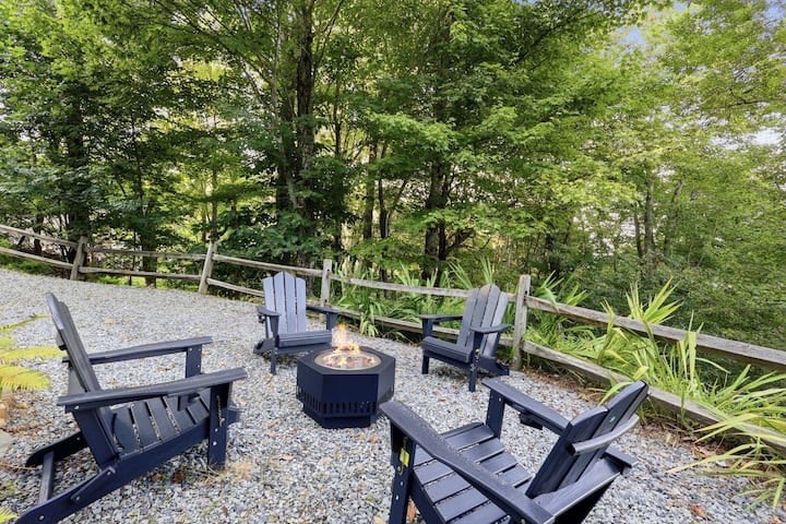 Secluded Boone Cabin W/view, Hot Tub, Fire Pit - Boone, NC