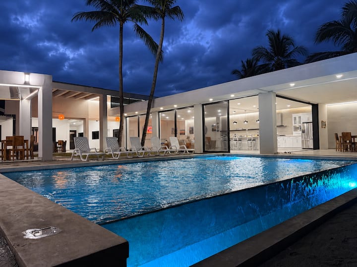 Rancho Lucas | Luxury Beachfront Escape - El Salvador