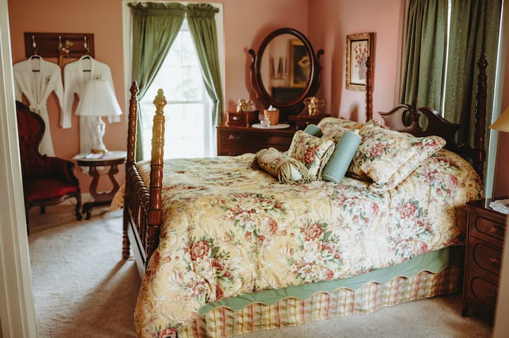 Cozy Beaujolais Suite At Springhill Winery & B&b - Bardstown, KY