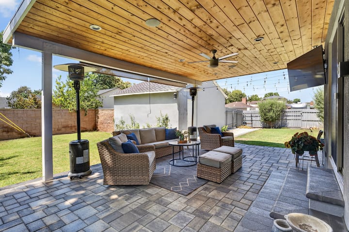 Cozy Home W/ Backyard+ Parking - Whittier, CA