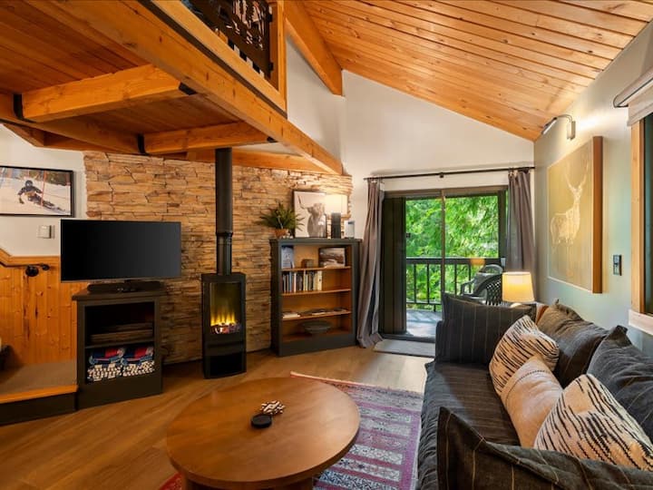 Newly Listed! Escape To Ptarmigan Village 36 - Montana
