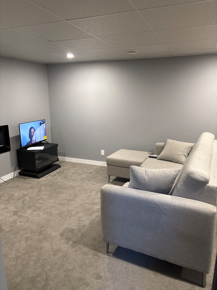 Comfortable & Peaceful Home In Brandon - Brandon