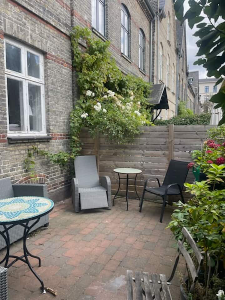 Historisk Hus 1893, 2 Værelser +Stort Badeværelse. - Copenhagen