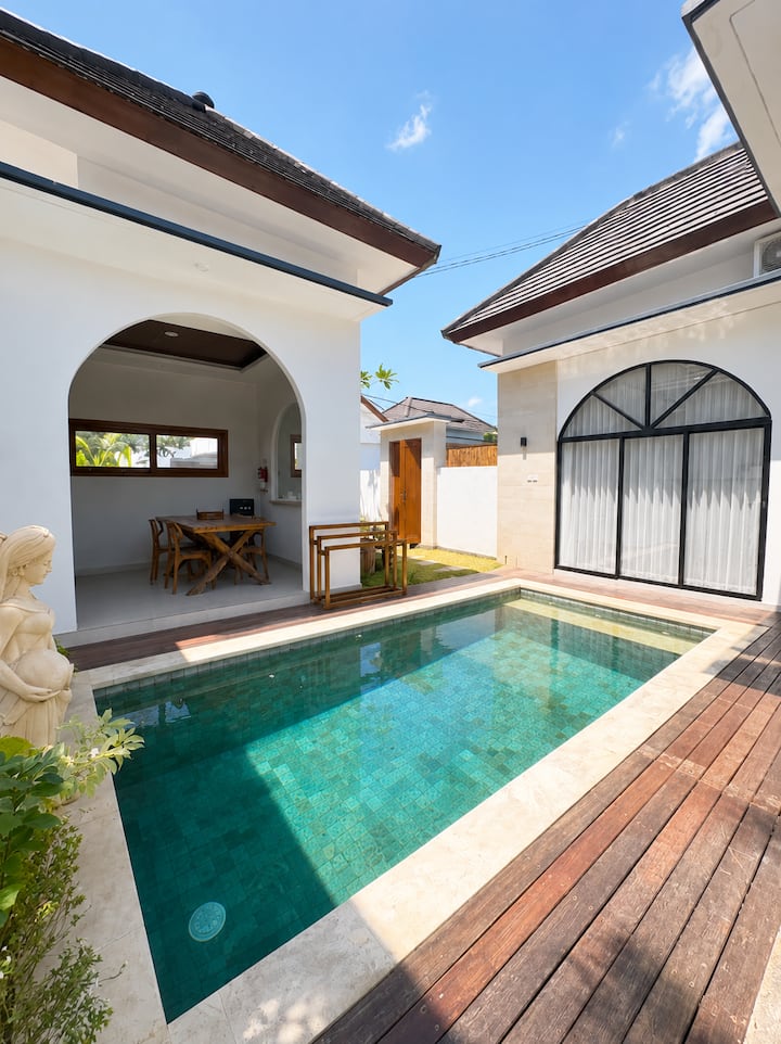 Mediterranean Garden Villa 2br In Balangan - Bali