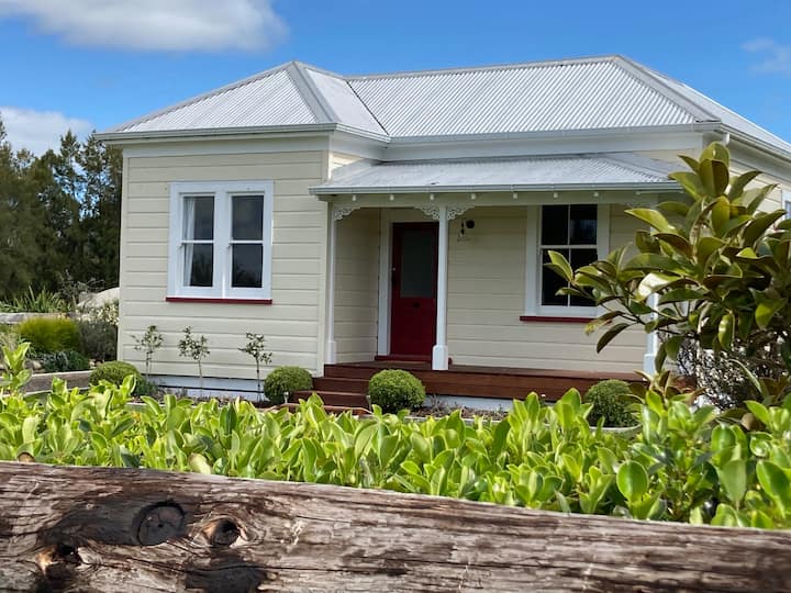 Devon Cottage-rural Retreat - Masterton