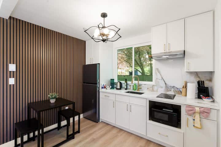 Cozy Studio Haven W/ Prvt Bath & Backyard Retreat - San Francisco, CA