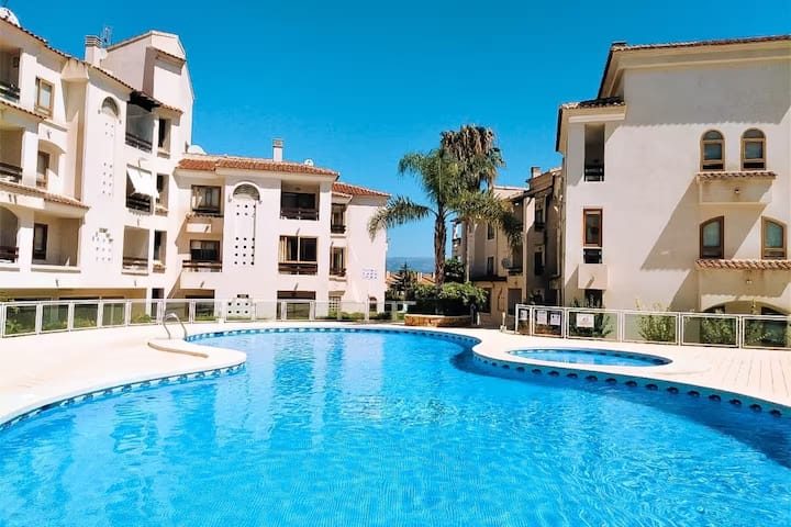 Slow Mornings & Pool Days In El Albir - Alfaz del Pi