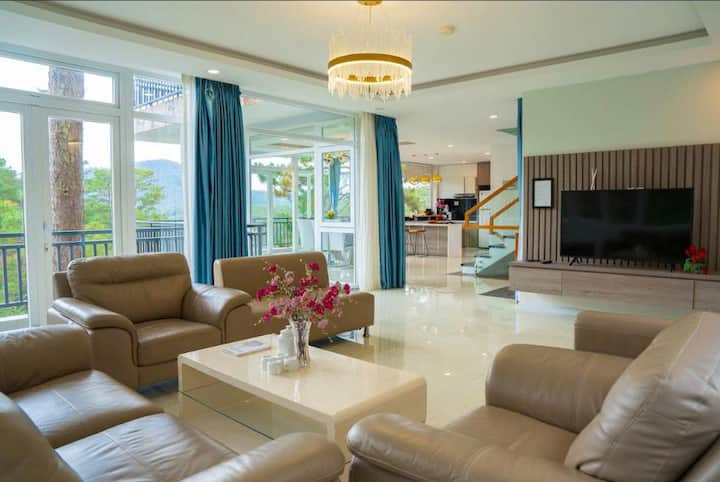 Villa 4 Phòng Ngủ- Bên Hồ Tuyền Lâm Tại Đà Lạt - Vietnam