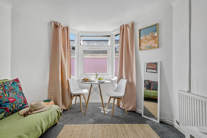 Newquay Studio Apartment | Walk To Beaches & Town - Newquay