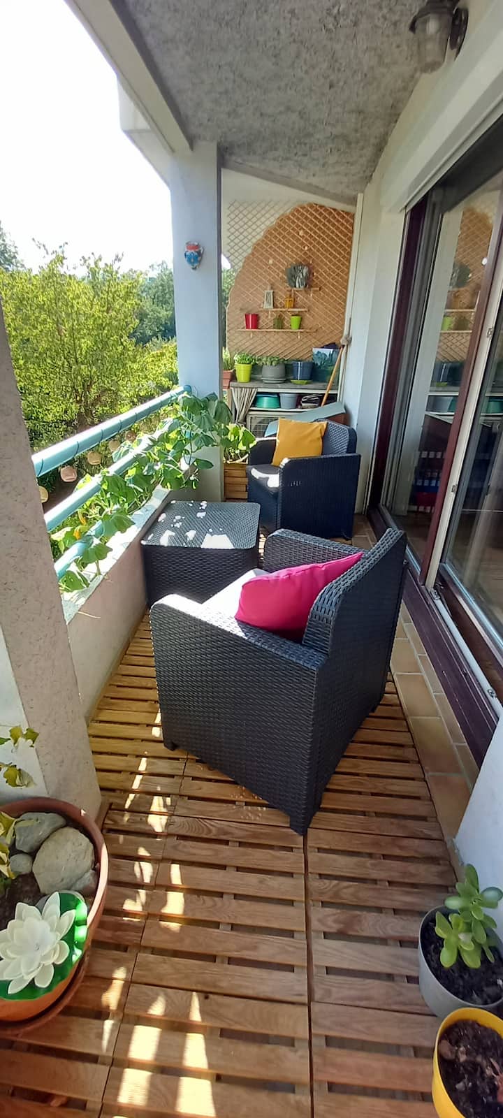 Appartement-chambéry 
Calme, Proche Gare Et Centre - Chambéry