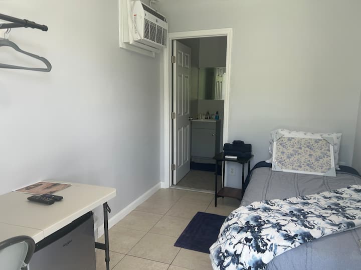Miller Bridge Room 1 - Johns Island, SC