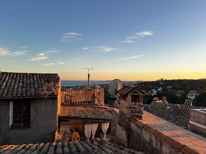 Vue Mer Et Château Au Cœur Du Haut De Cagnes - Cagnes-sur-Mer