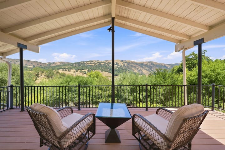 Lake View Cabin | Private Morgan Hill Escape - Frog Lake, Morgan Hill