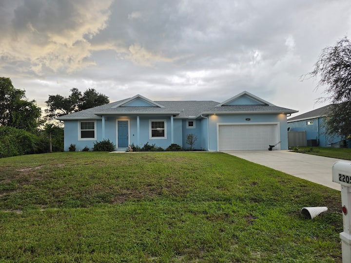 Beautiful Pool Home In Quiet Neighborhood - Port Charlotte, FL