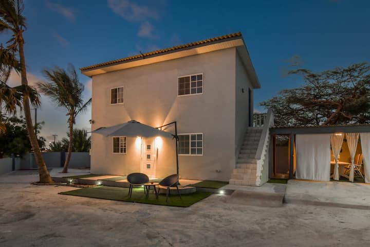 1br + Above-ground Pool & Jacuzzi. Near Palm Beach - Aruba
