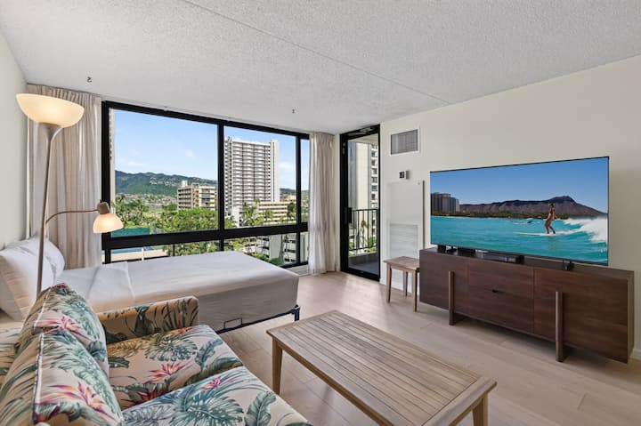 Newly Renovated Waikiki 1br Sleeps 6/ Free Parking - Honolulu, HI