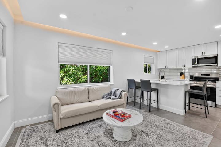 Coveside Hideaway 1 & Coastal Retreat - Deerfield Beach, FL