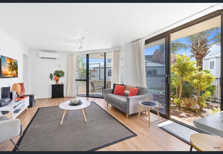 Coastal Retreat | Beach, Pool & Tennis - Tweed Heads