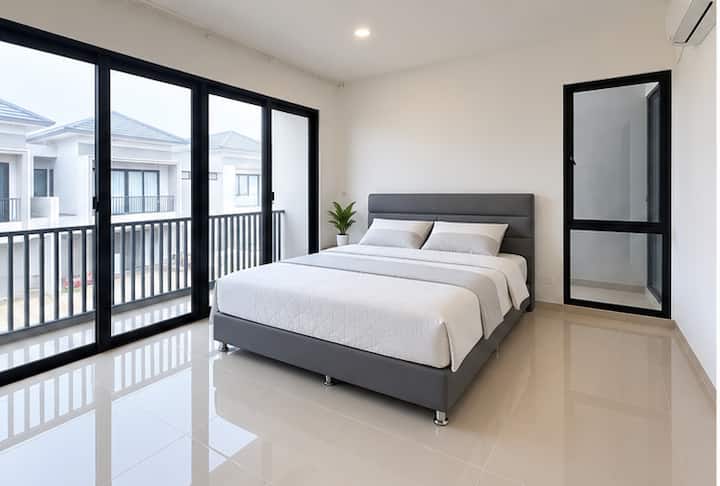 Spacious 4 Bedroom + Study Whole Unit - Batam