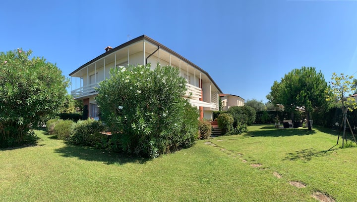 Villa Con Grande Giardino A Forte Dei Marmi - Forte dei Marmi